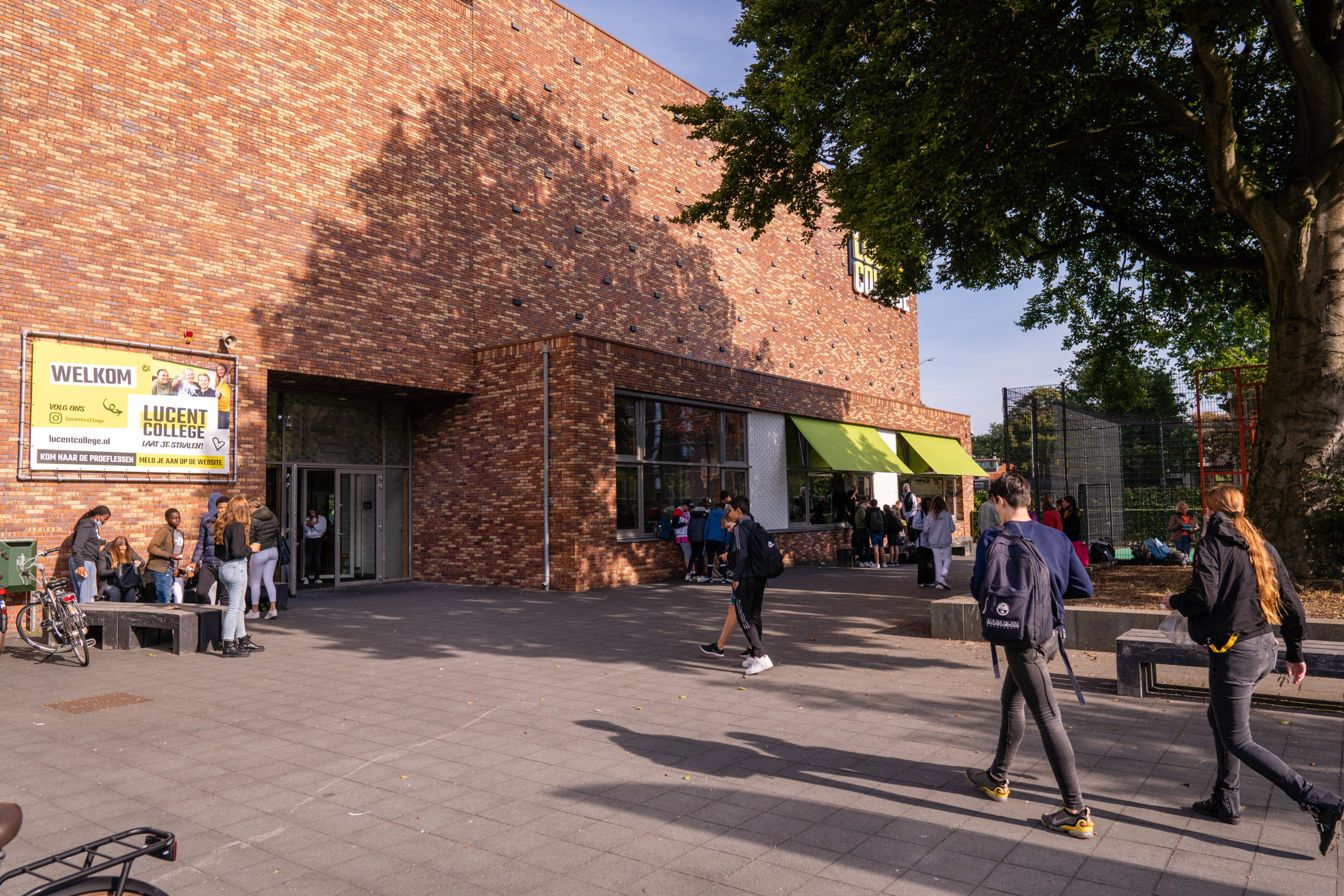 HET LUCENT COLLEGE LAAT JE STRALEN! - Lucent College :Lucent College