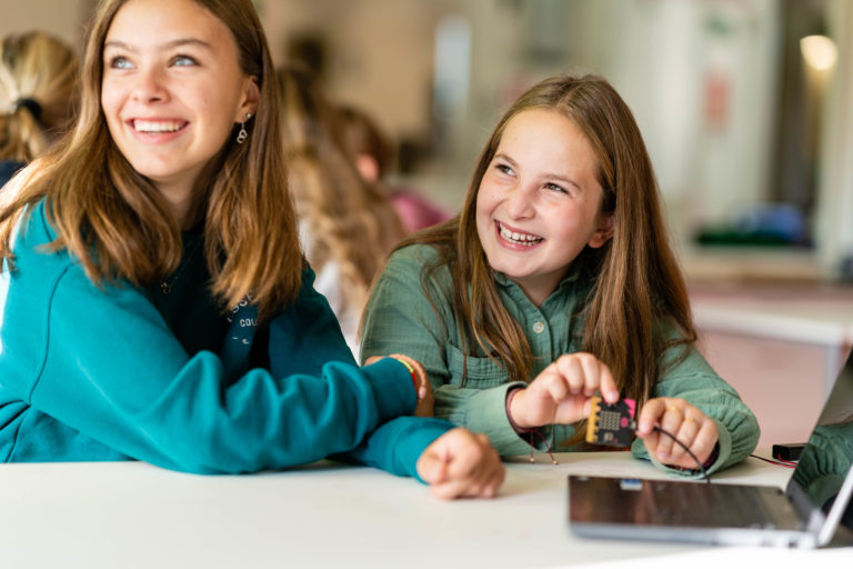 HET LUCENT COLLEGE LAAT JE STRALEN! - Lucent College :Lucent College